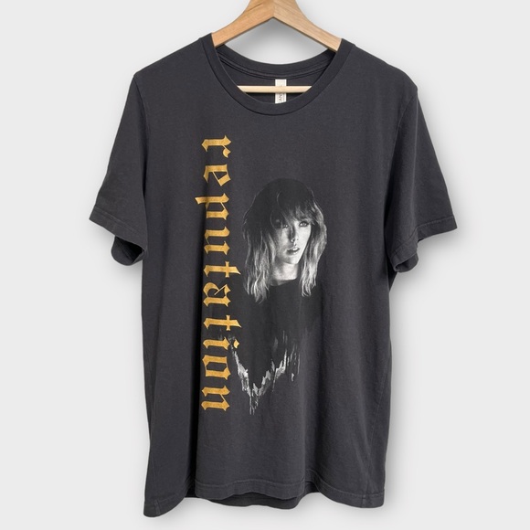 Taylor Swift | Tops | Taylor Swift 28 Reputation Stadium Tour Official ...